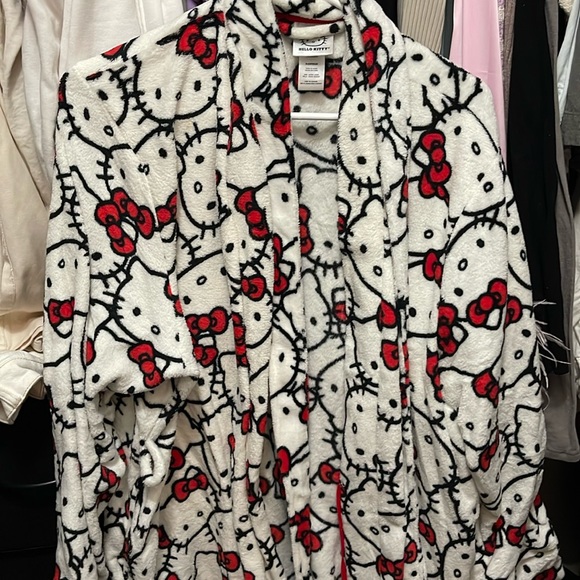 Hello Kitty | Intimates & Sleepwear | Hello Kitty Robe | Poshmark